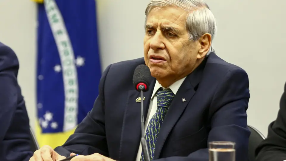 General Augusto Heleno diz que convive com Alzheimer desde 2018 - ICL ...