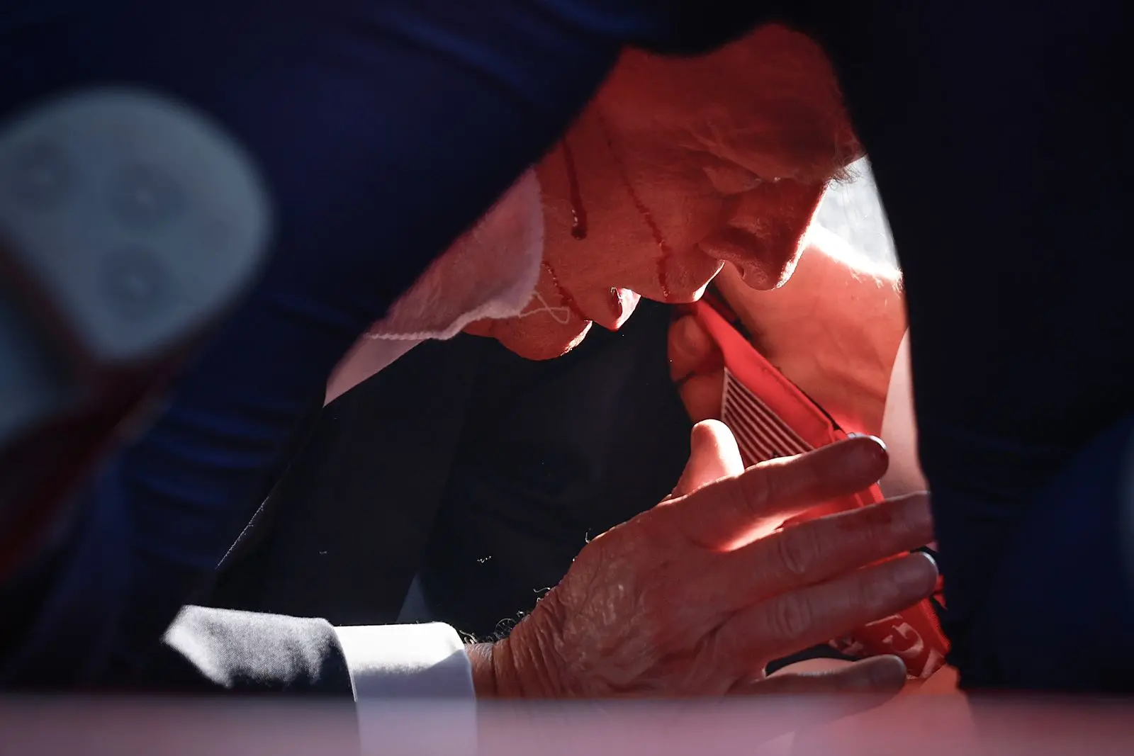 'Uma bala perfurou minha orelha', diz Trump após atentado em comício ...