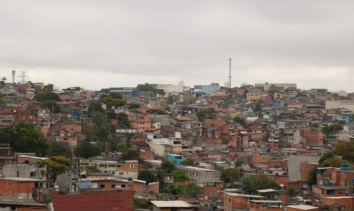 Taxa de pobreza no Brasil recuou em 2024