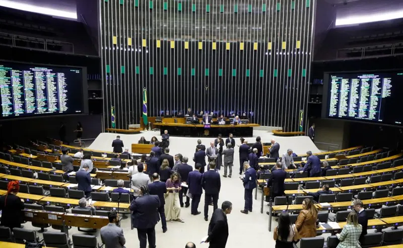 Deputados retomam votação do pacote de gastos; salário mínimo e abono ...