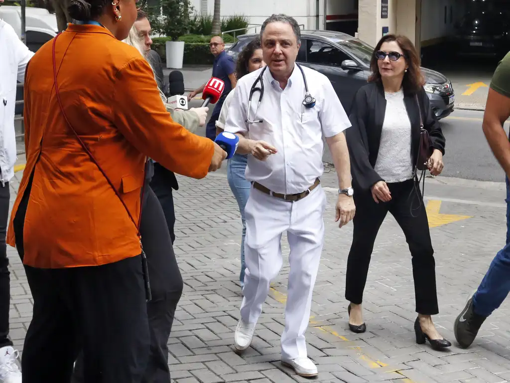 Lula está lúcido, orientado e conversando, diz boletim médico - ICL ...