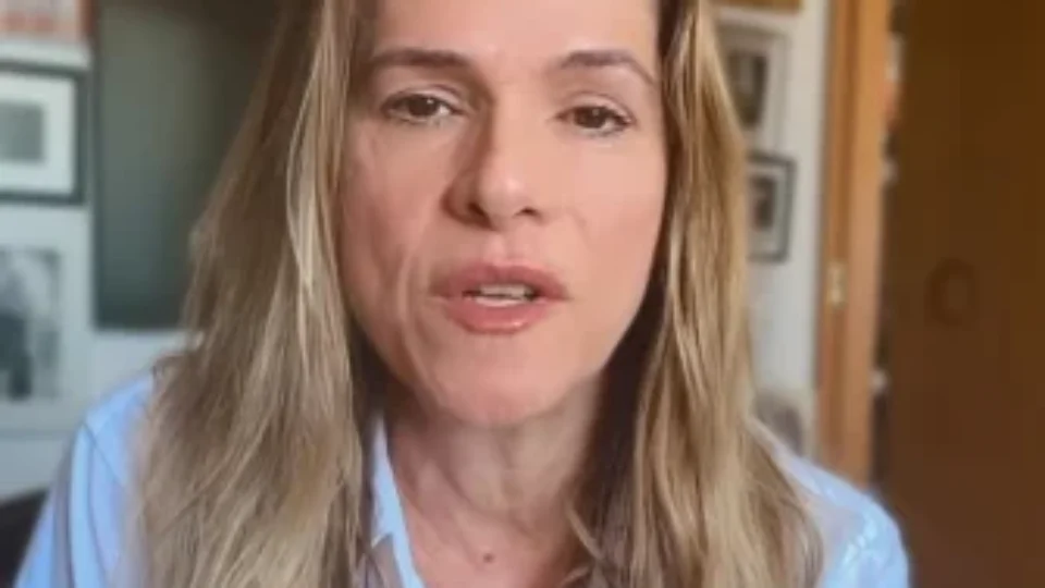 Ingrid Guimarães denuncia constrangimento em voo da American Airlines - ICL Notícias