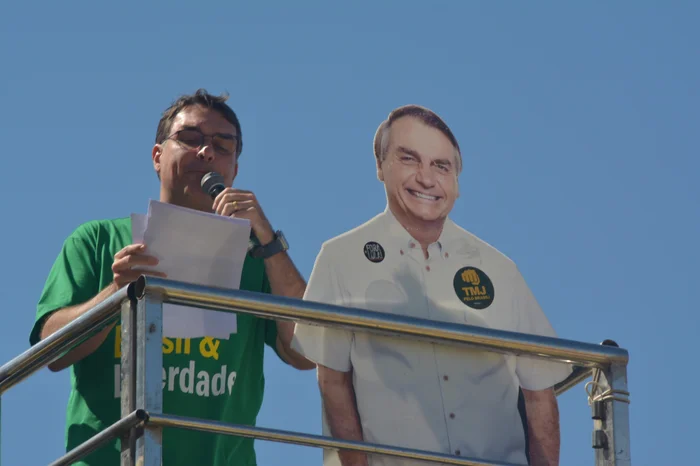 Eduardo, Flávio, Carlos e Nikolas Ferreira levaram Bolsonaro à prisão ...