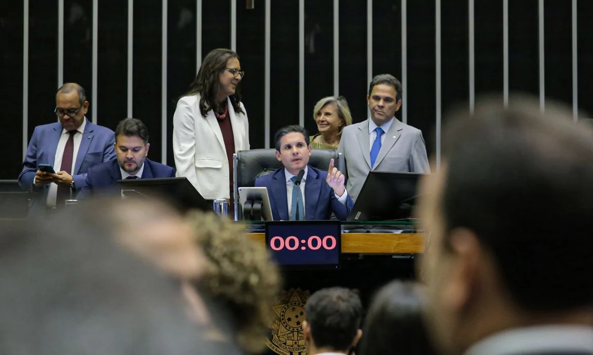 OPINIÃO: Hugo Motta ameaçou e pressionou deputados por PEC da ...