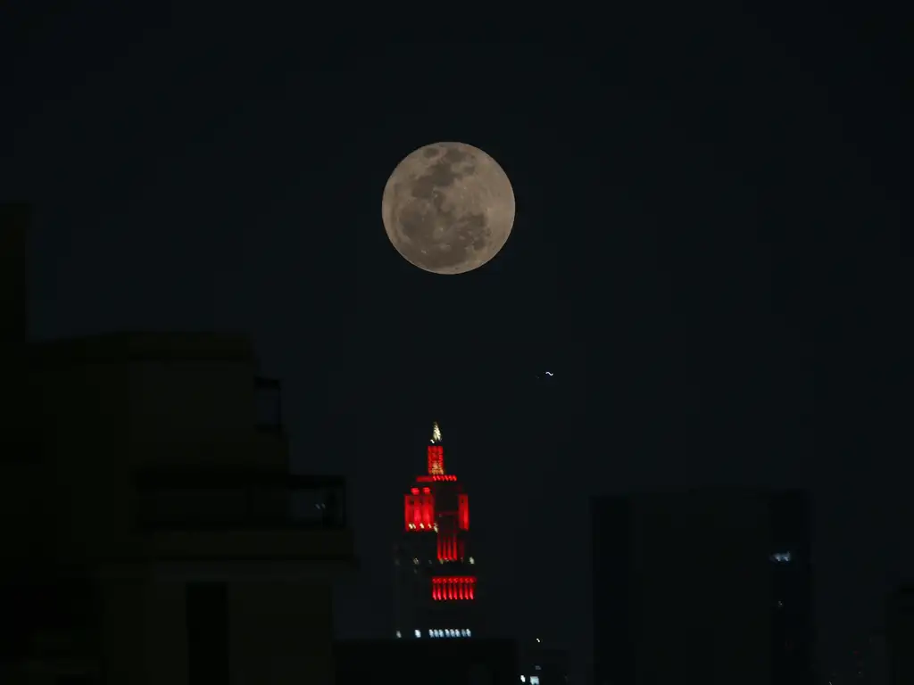 Última superlua de 2025 ocorre nesta quinta-feira (4) - ICL Notícias